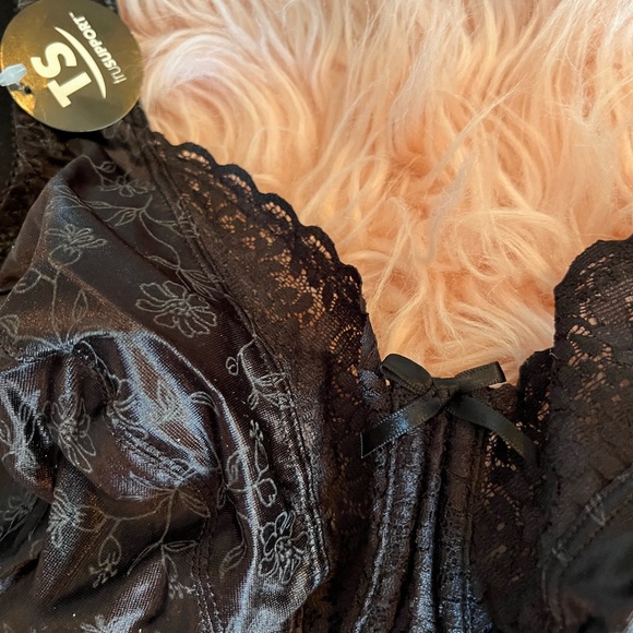 Playtex | Intimates & Sleepwear | New Playtex Secrets Signature Florals ...